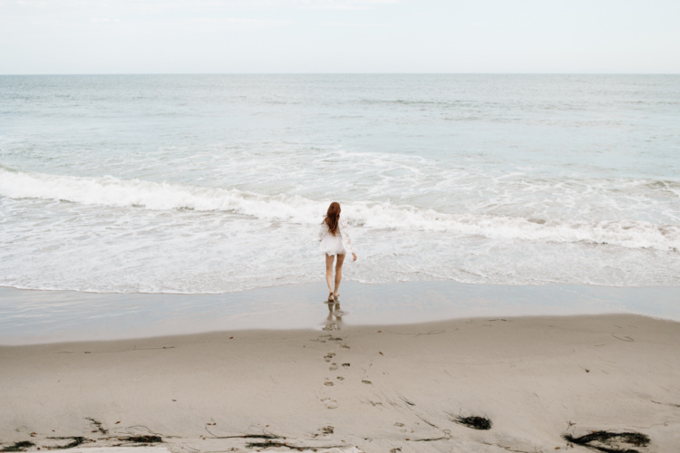 10 Things To Pack For A Beachside Getaway - could i have that?